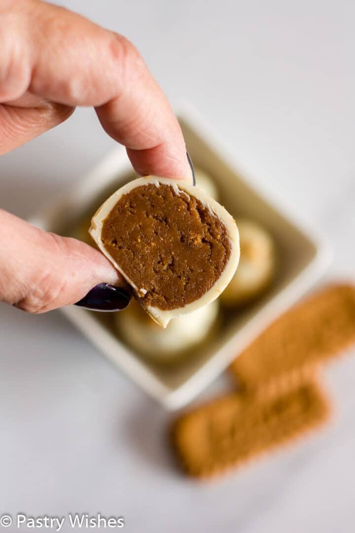 Easy Biscoff Truffles - Pastry Wishes